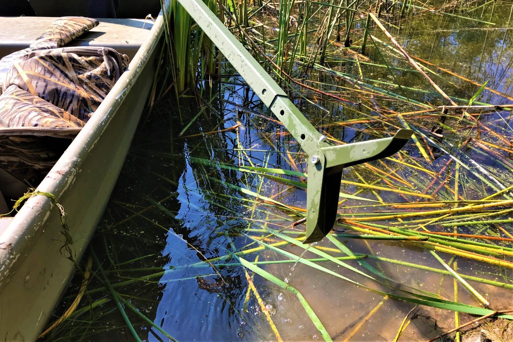 Duck foot push pole with telescopic handle - Meritt Products, LLC